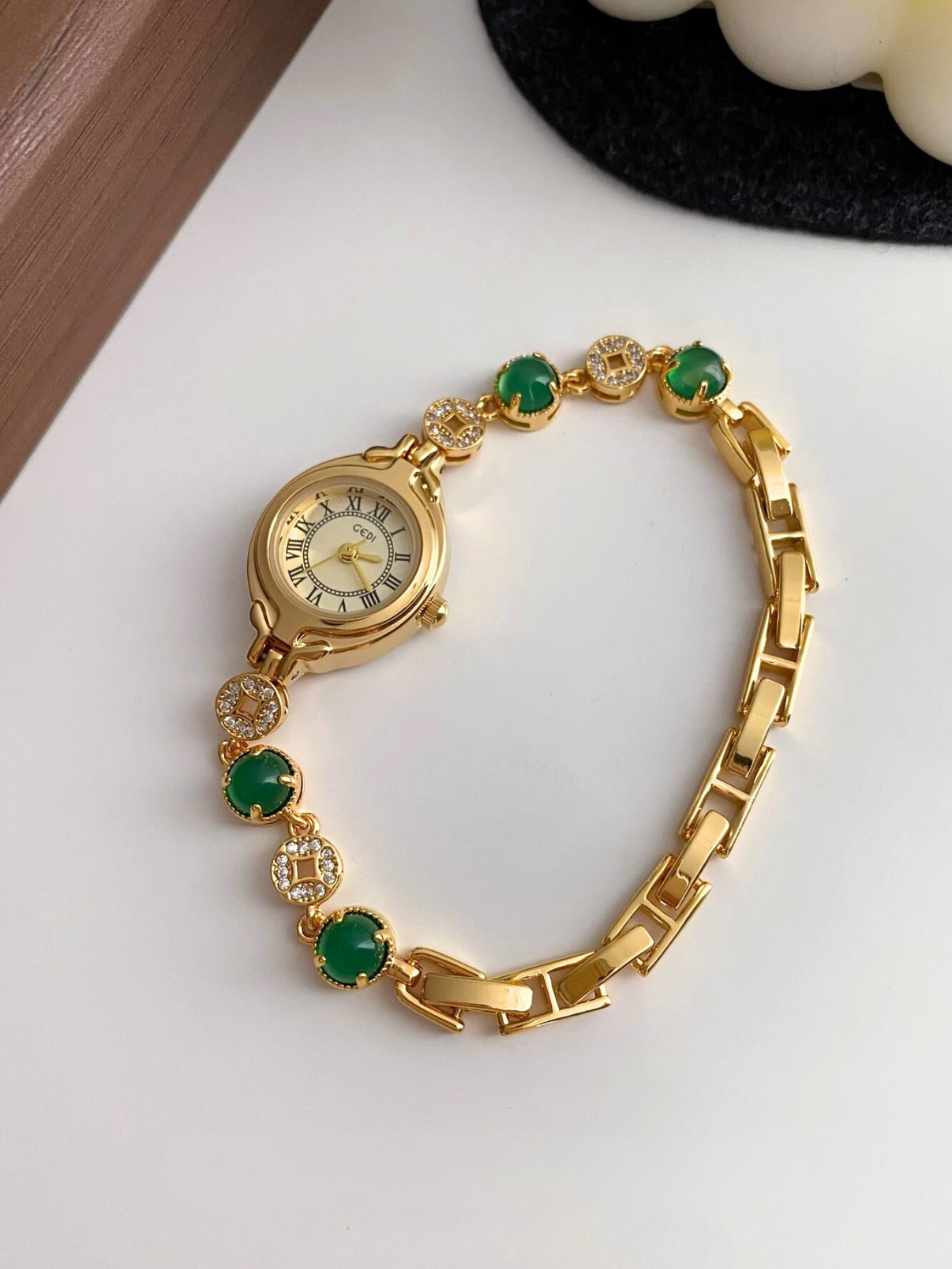 Milla Green Crystal Vintage Watch – Missophia